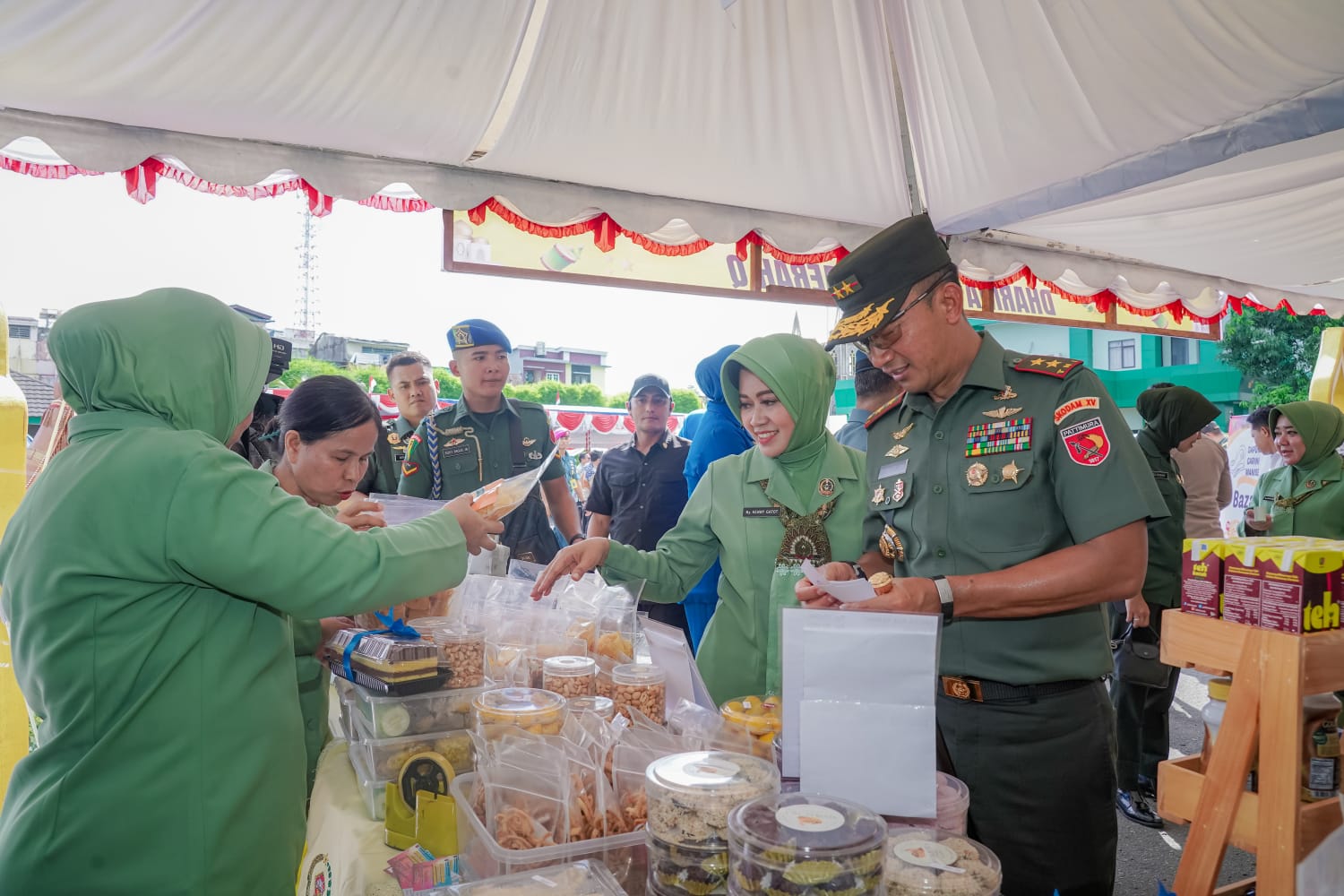 Bazaar Ramadhan dan Gerakan Pangan Murah Kodam XV/Pattimura Sambut Hari Raya Idul Fitri 1446 H ...